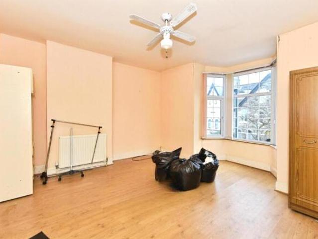 3 bedroom terraced house for sale in Aldred Road, Sheffield, S10