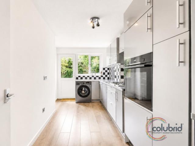 3 bedroom terraced house for sale in Aldridge Close, Chelmer Village, Chelmsford, CM2