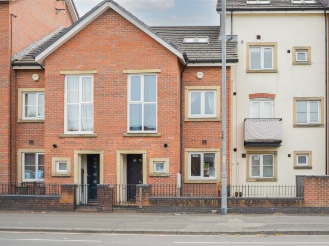 3 bedroom terraced house for sale in Alexandra Road, Whalley Range, M16