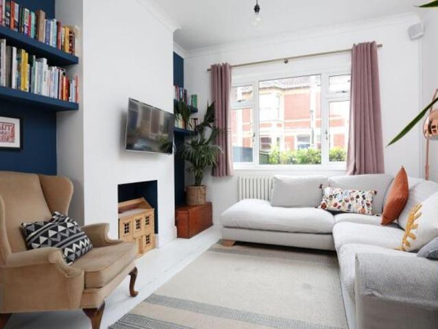 3 bedroom terraced house for sale in Ashgrove Avenue, Bristol, BS7