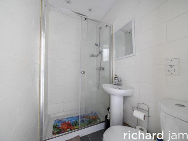 3 bedroom terraced house for sale in Ashford Road, Kingshill, Swindon, SN1