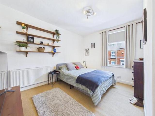 3 bedroom terraced house for sale in Ashford Road, Sheffield, S11