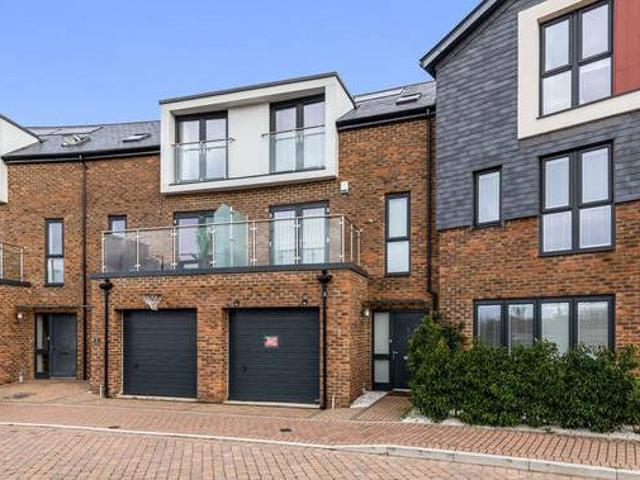 3 bedroom terraced house for sale in Atherfield Drive Ashford TN23