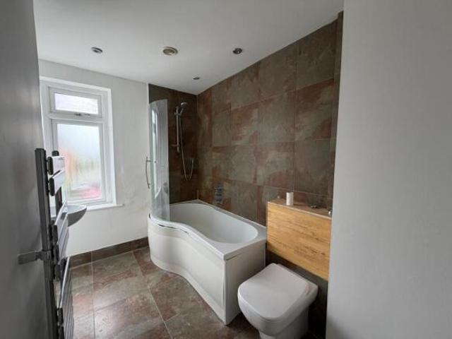 3 bedroom terraced house for sale in Avenue Grove, Harrogate, HG2
