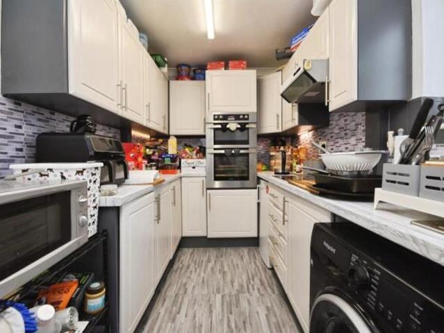 3 bedroom terraced house for sale in Avon Road, Chelmsford, CM1