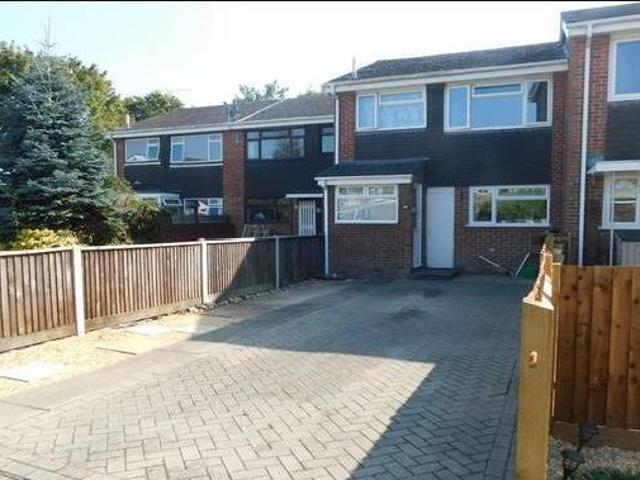 3 bedroom terraced house for sale in Bowater Close Calmore SO40 SO40