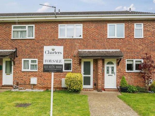3 Bedroom Terraced House For Sale In Boyatt Wood, Hampshire