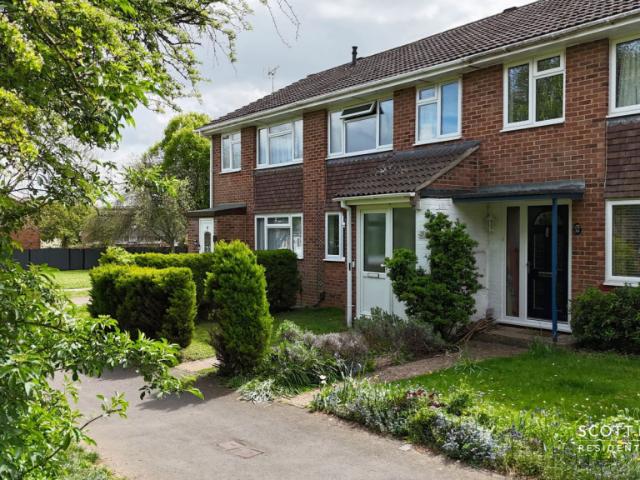 3 bedroom terraced house for sale in Borodin Close, Basingstoke, RG22 4EN, RG22