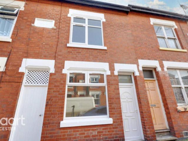 3 bedroom terraced house for sale in Battenberg Road, Leicester, LE3