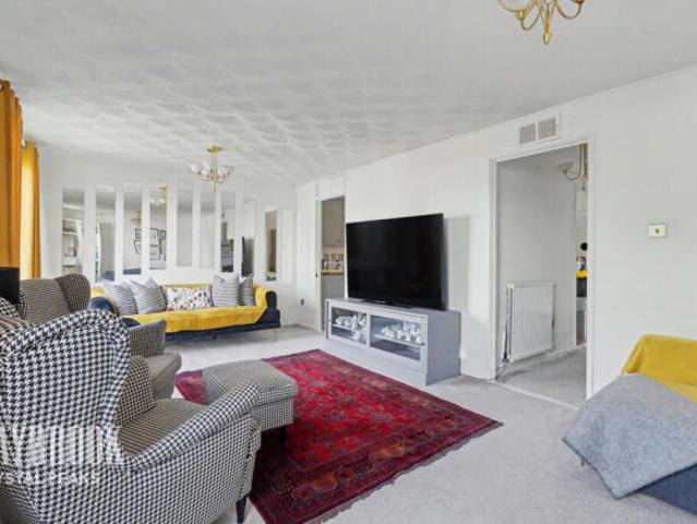 3 bedroom terraced house for sale in Badger Road, Woodhouse, S13