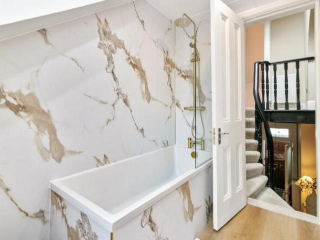 3 bedroom terraced house for sale in Baillieston Road, Sandyhills, Glasgow, G32