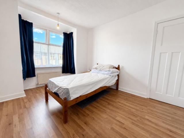 3 bedroom terraced house for sale in Balfour Road, Northampton, NN2