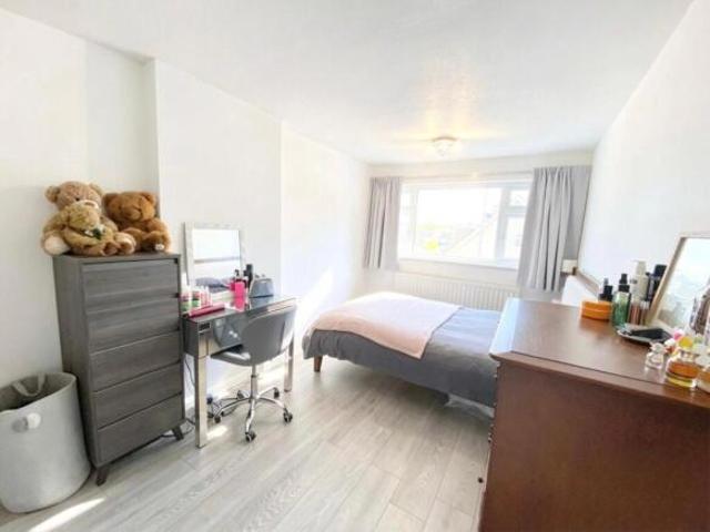 3 bedroom terraced house for sale in Balmoral Road, Brentwood, CM15