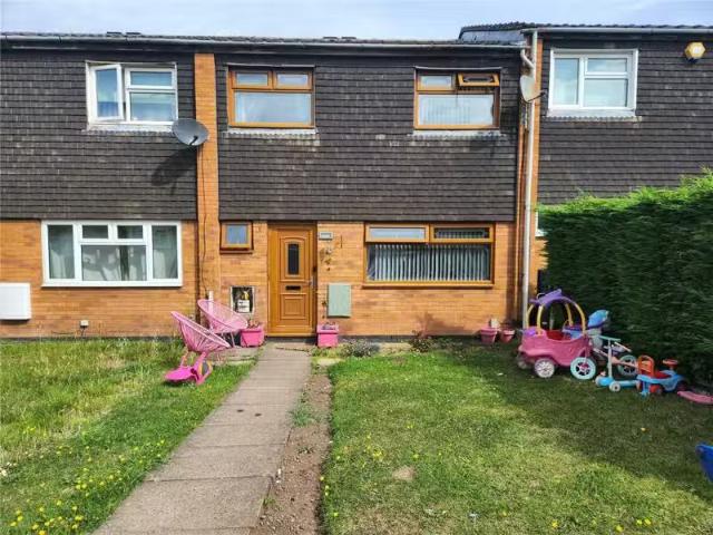 3 bedroom terraced house for sale in Barnbridge, Tamworth, Sta.