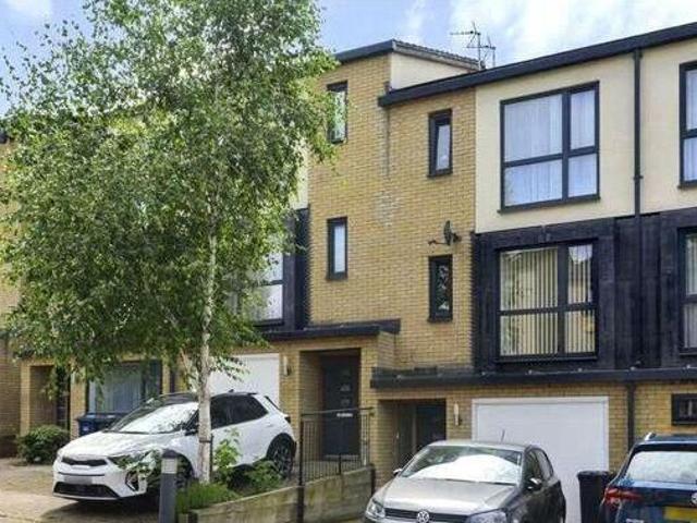 3 Bedroom Terraced House For Sale In Barnet