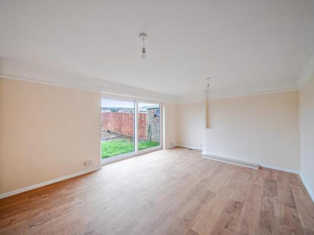 3 bedroom terraced house for sale in Barns Road, Oxford, OX4