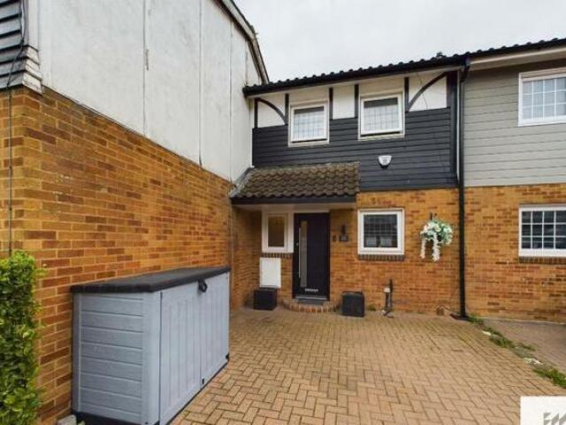 3 Bedroom Terraced House For Sale In Basildon, Essex