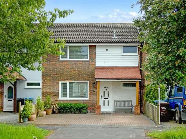 3 bedroom terraced house for sale in Bewley Road, Angmering, B.