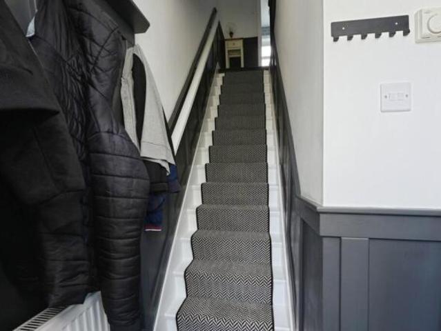 3 bedroom terraced house for sale in Beacon Road, Bradford, BD6
