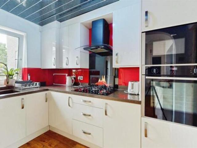 3 bedroom terraced house for sale in Beacon Road, Wibsey, Bradford, BD6