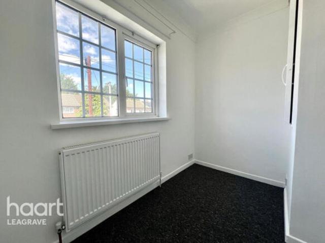 3 bedroom terraced house for sale in Beadlow Road, Luton, LU4