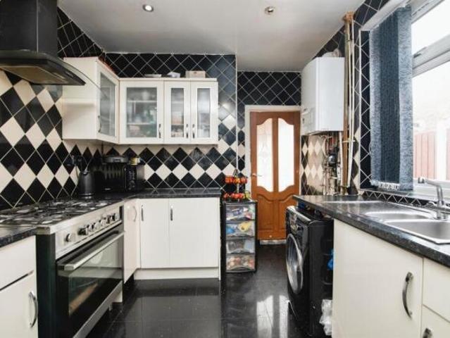3 bedroom terraced house for sale in Bearwood Road, Smethwick, B66