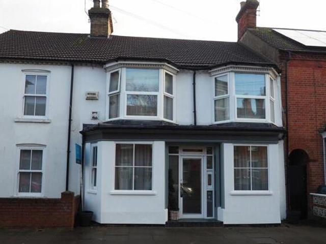 3 Bedroom Terraced House For Sale In Bedford, Bedfordshire