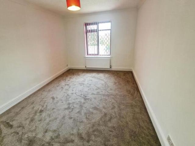 3 bedroom terraced house for sale in Beechwood Road, Leagrave, Luton, LU4