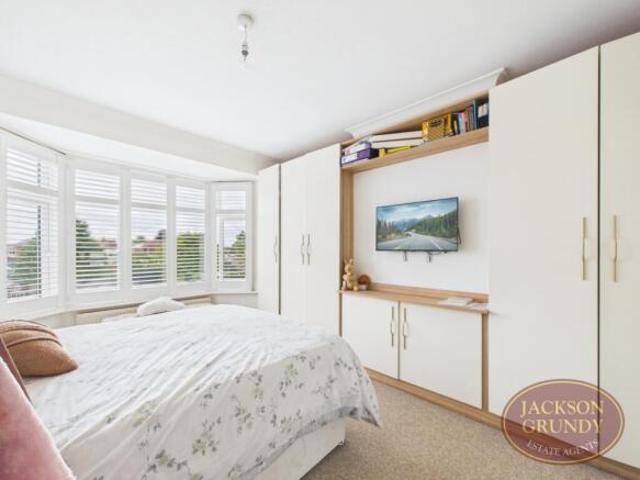 3 bedroom terraced house for sale in Beech Avenue, Abington, NN3 2LE, NN3