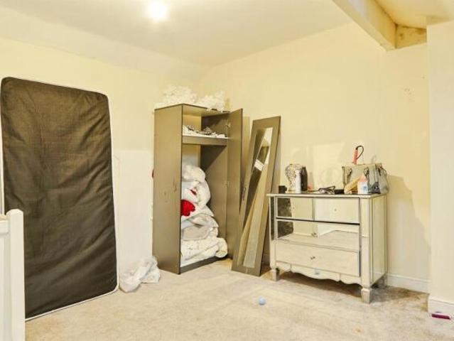 3 bedroom terraced house for sale in Bellbrooke Place, Leeds, LS9