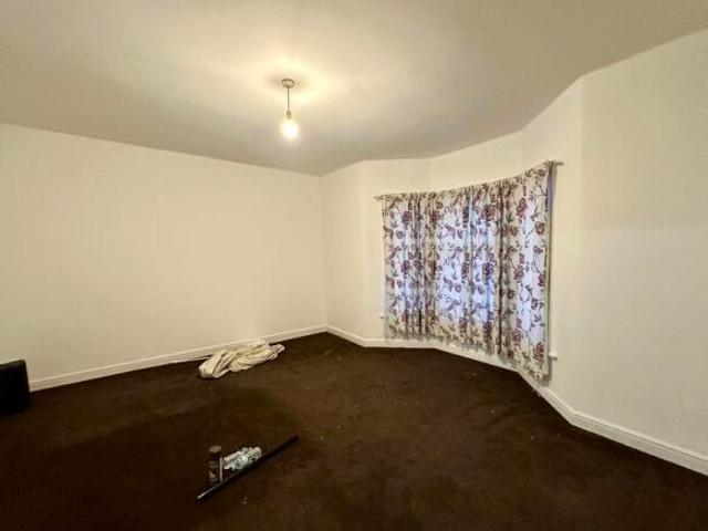 3 bedroom terraced house for sale in Belmont Road, Luton, LU1