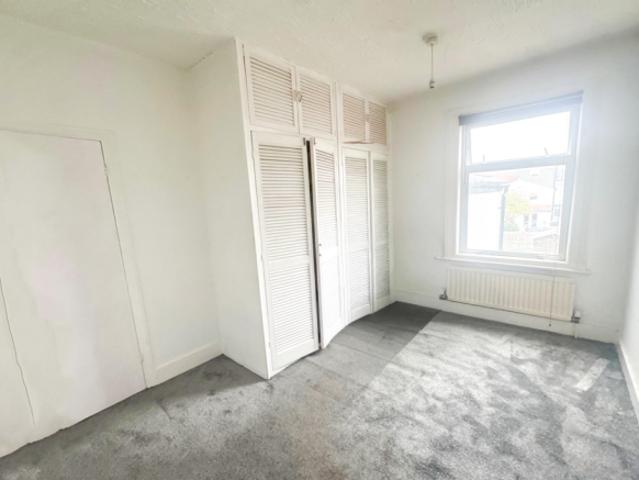 3 bedroom terraced house for sale in Belmont Road, SE25