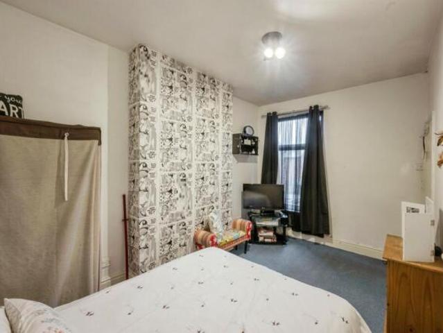 3 bedroom terraced house for sale in Bentley Road, Bentley, Doncaster, DN5