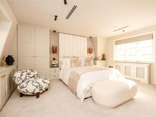 3 bedroom terraced house for sale in Binney Street, Mayfair, London, W1K