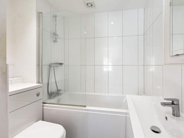 3 bedroom terraced house for sale in Birchwood, Chineham, RG24