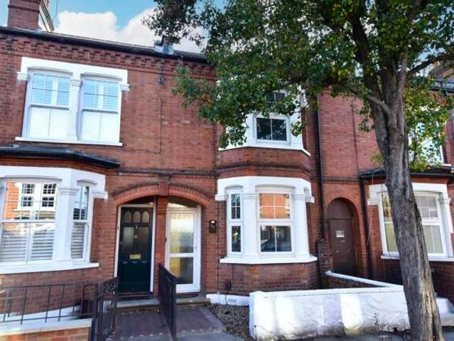 3 bedroom terraced house for sale in Bruce Grove, Watford, WD24