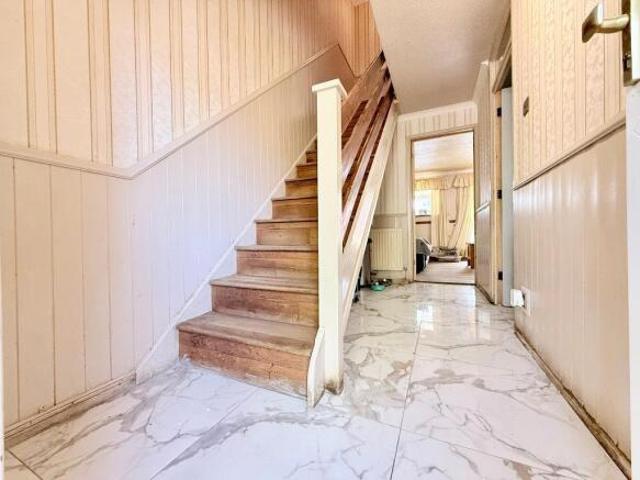 3 bedroom terraced house for sale in Brussels Way, Marsh Farm, Luton, Bedfordshire, LU3 3TH, LU3