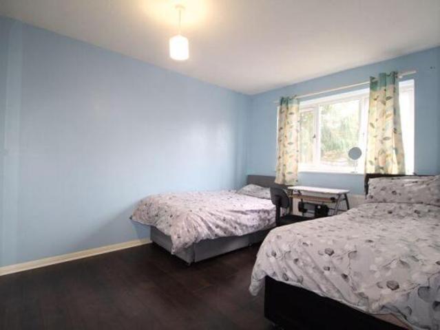 3 bedroom terraced house for sale in Brussels Way, Luton, LU3
