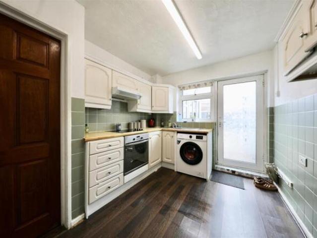 3 bedroom terraced house for sale in Bricknell Avenue, Hull, HU5