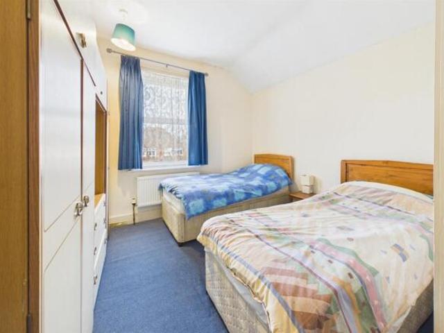 3 bedroom terraced house for sale in Brisbane Road, Reading, RG30