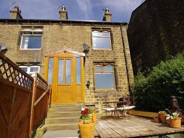 3 bedroom terraced house for sale in Briscoe Lane Greetland Halifax HX4