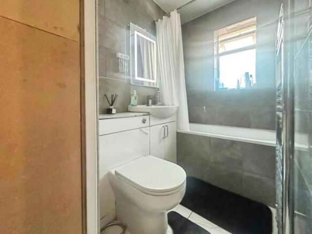 3 bedroom terraced house for sale in Broadmark Road, Slough, SL2