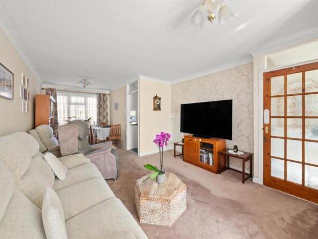 3 bedroom terraced house for sale in Brompton Close, Hounslow, TW4
