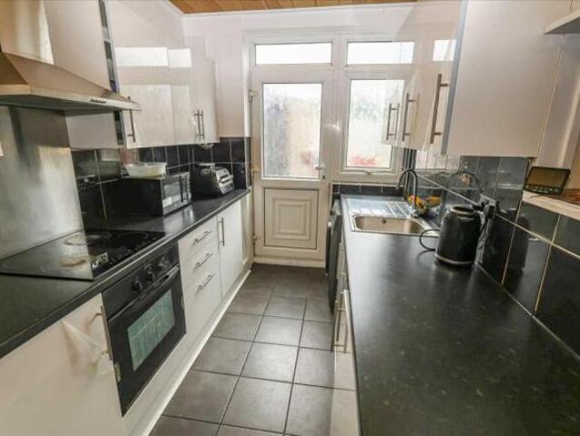 3 bedroom terraced house for sale in Bromycroft Road, Slough, SL2