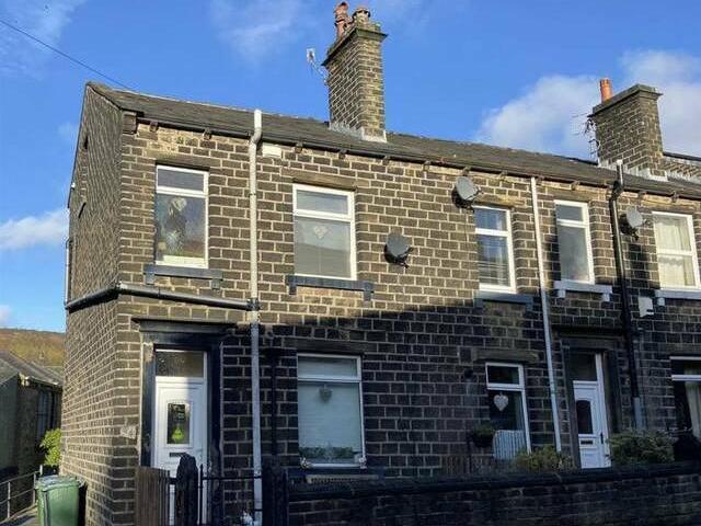 3 bedroom terraced house for sale in Brougham Road Marsden HD7