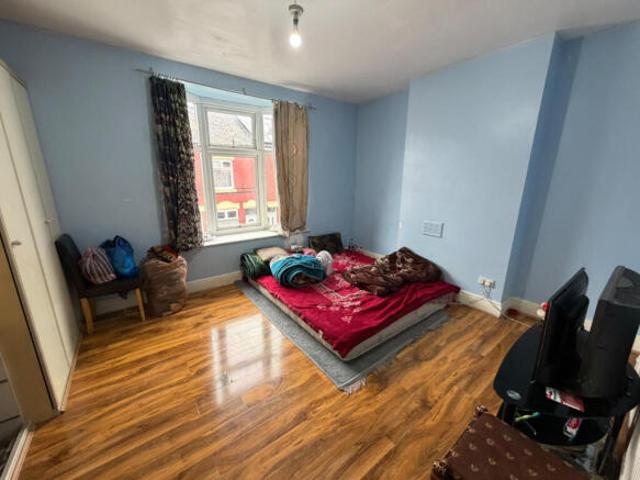 3 bedroom terraced house for sale in Buller Road, LE4