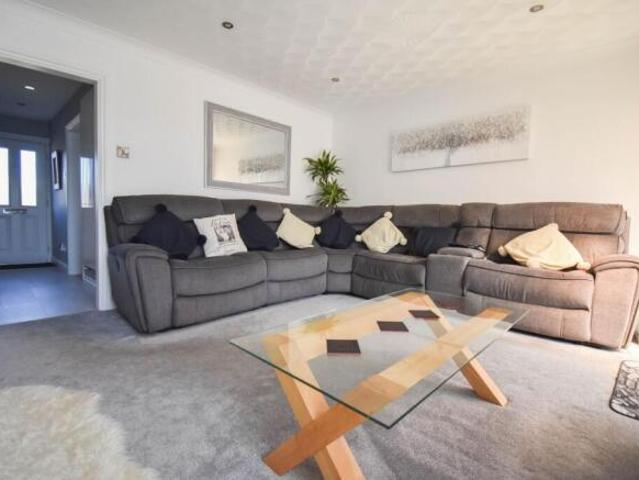 3 bedroom terraced house for sale in Bunyan Road, Kempston, MK42