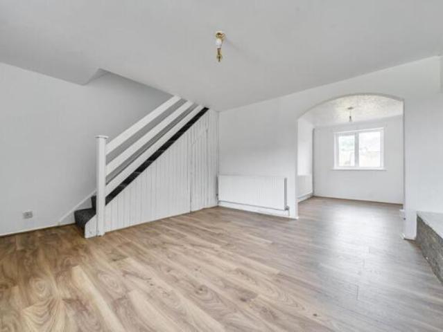 3 bedroom terraced house for sale in Burgess Close, Bedford, MK42