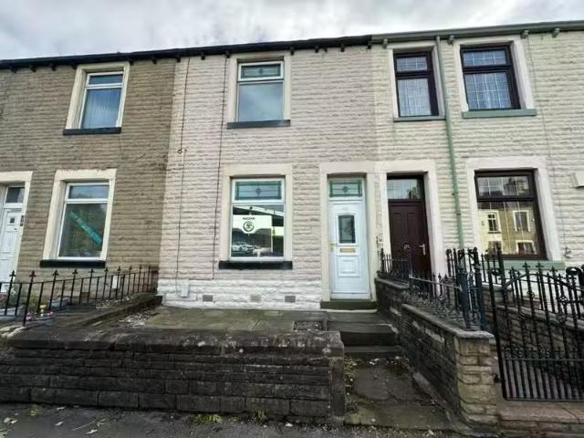 3 bedroom terraced house for sale in Burnley Road, Colne, BB8