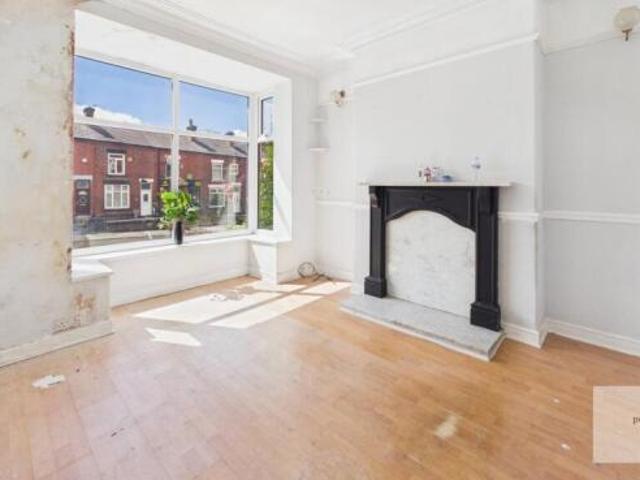 3 bedroom terraced house for sale in Bury Road, Bolton, BL2